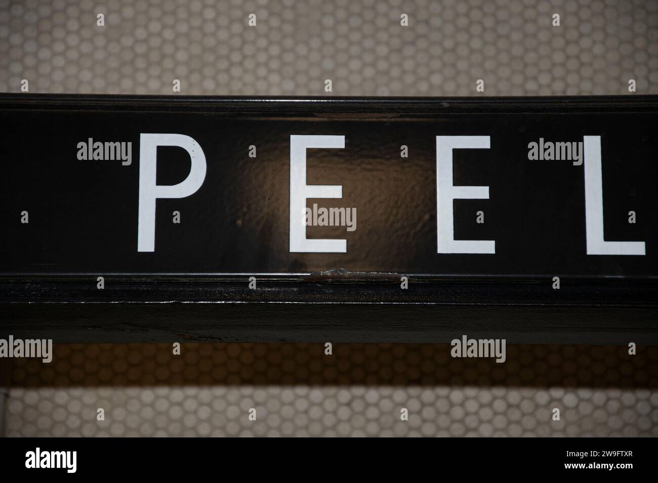 Montreal subway signage hi-res stock photography and images - Alamy