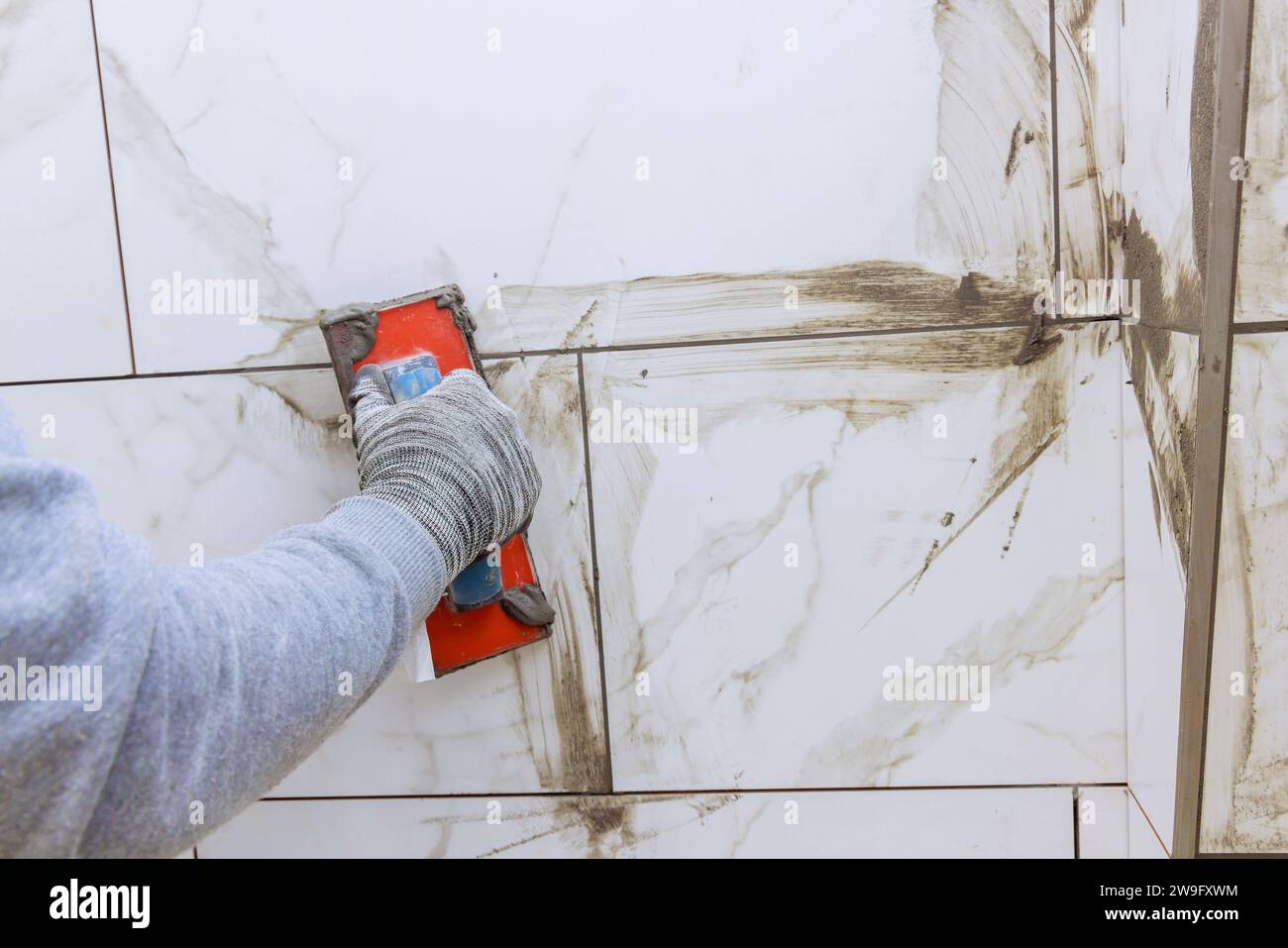 Joints between tiles hi-res stock photography and images - Alamy