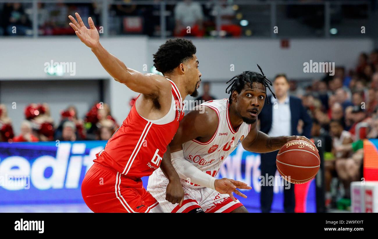 2 und darius perry wuerzburg baskets hi-res stock photography and ...