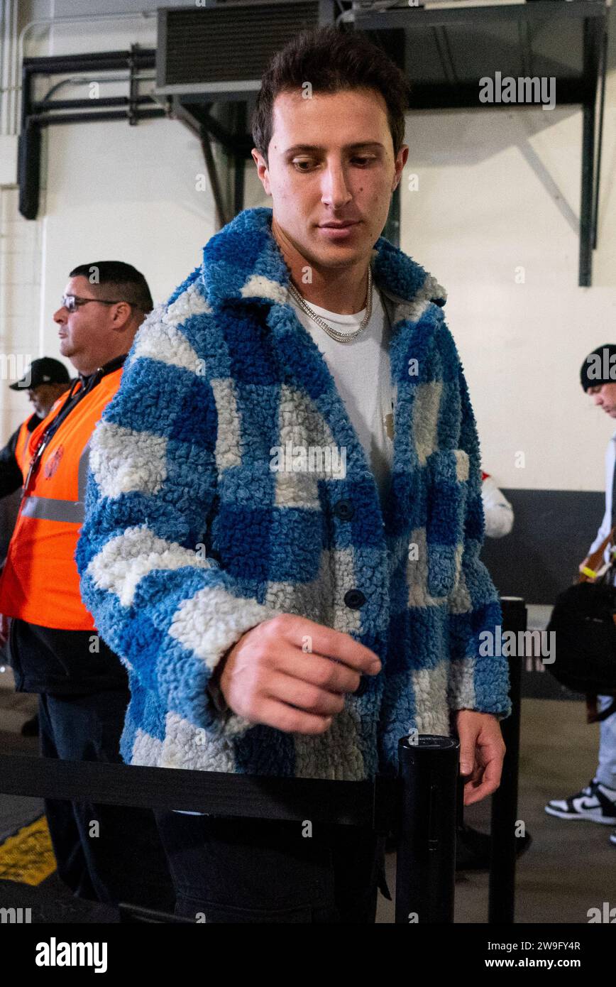 New York Giants quarterback Tommy DeVito (15) arrives at the stadium ...