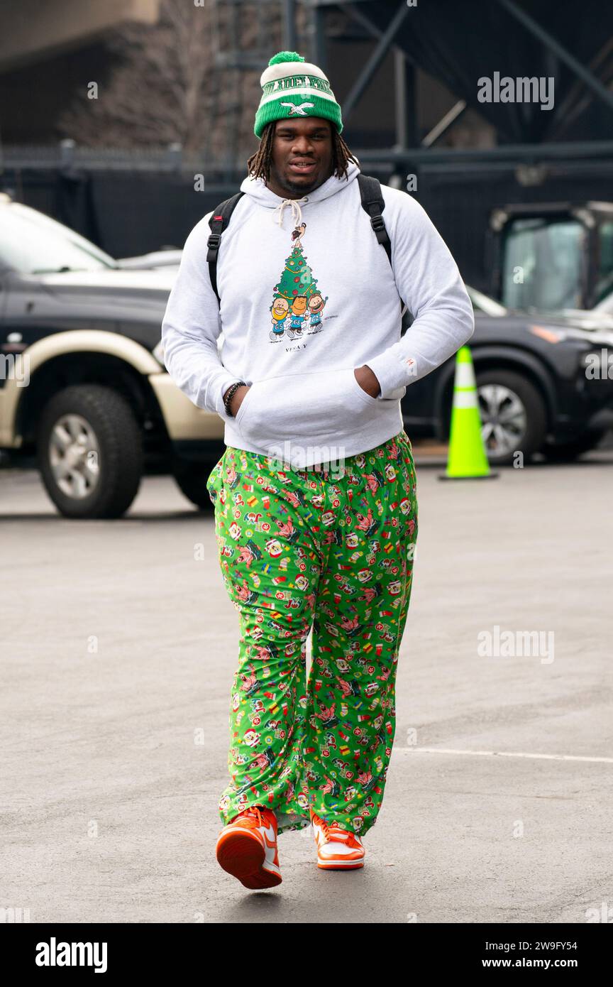Philadelphia Eagles defensive tackle Jordan Davis (90) arrives at the ... Philadelphia Eagles defensive tackle Jordan Davis (90) arrives at the ...