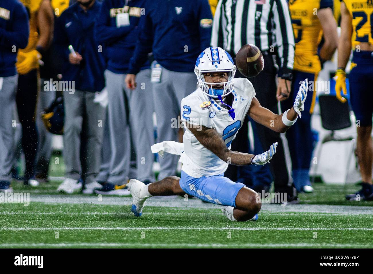 Charlotte, NC, USA. 27th Dec, 2023. North Carolina Tar Heels wide ...