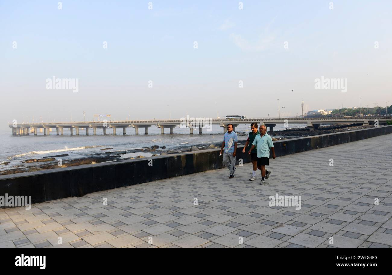 The modern seafront promenade in Worli, Mumbai, India Stock Photo - Alamy