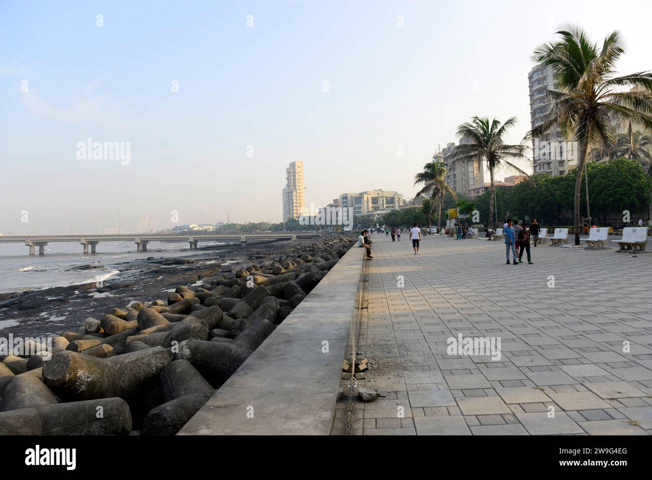 The modern seafront promenade in Worli, Mumbai, India Stock Photo - Alamy
