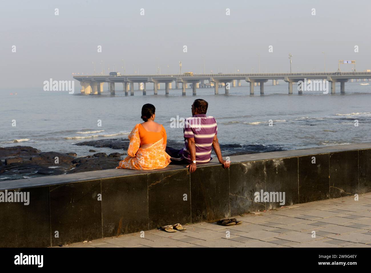 The modern seafront promenade in Worli, Mumbai, India Stock Photo - Alamy