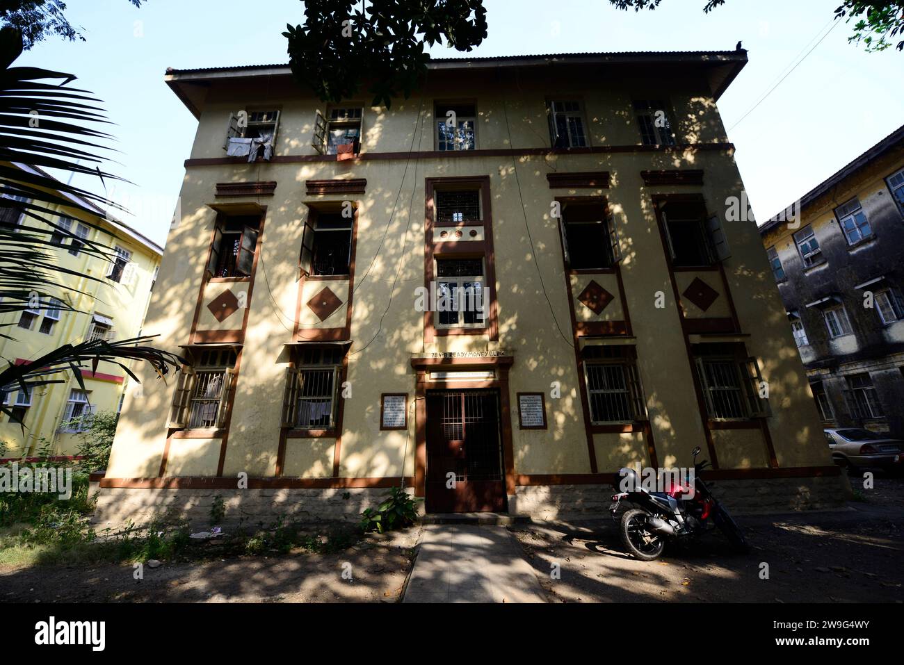Beautiful old buildings in the Parsi Colony in Dadar, Mumbai, India ...