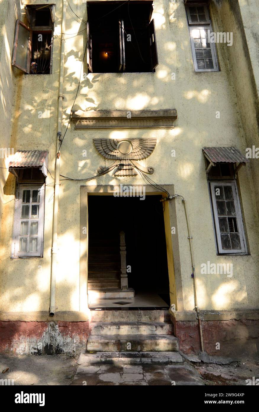 Beautiful old buildings in the Parsi Colony in Dadar, Mumbai, India ...