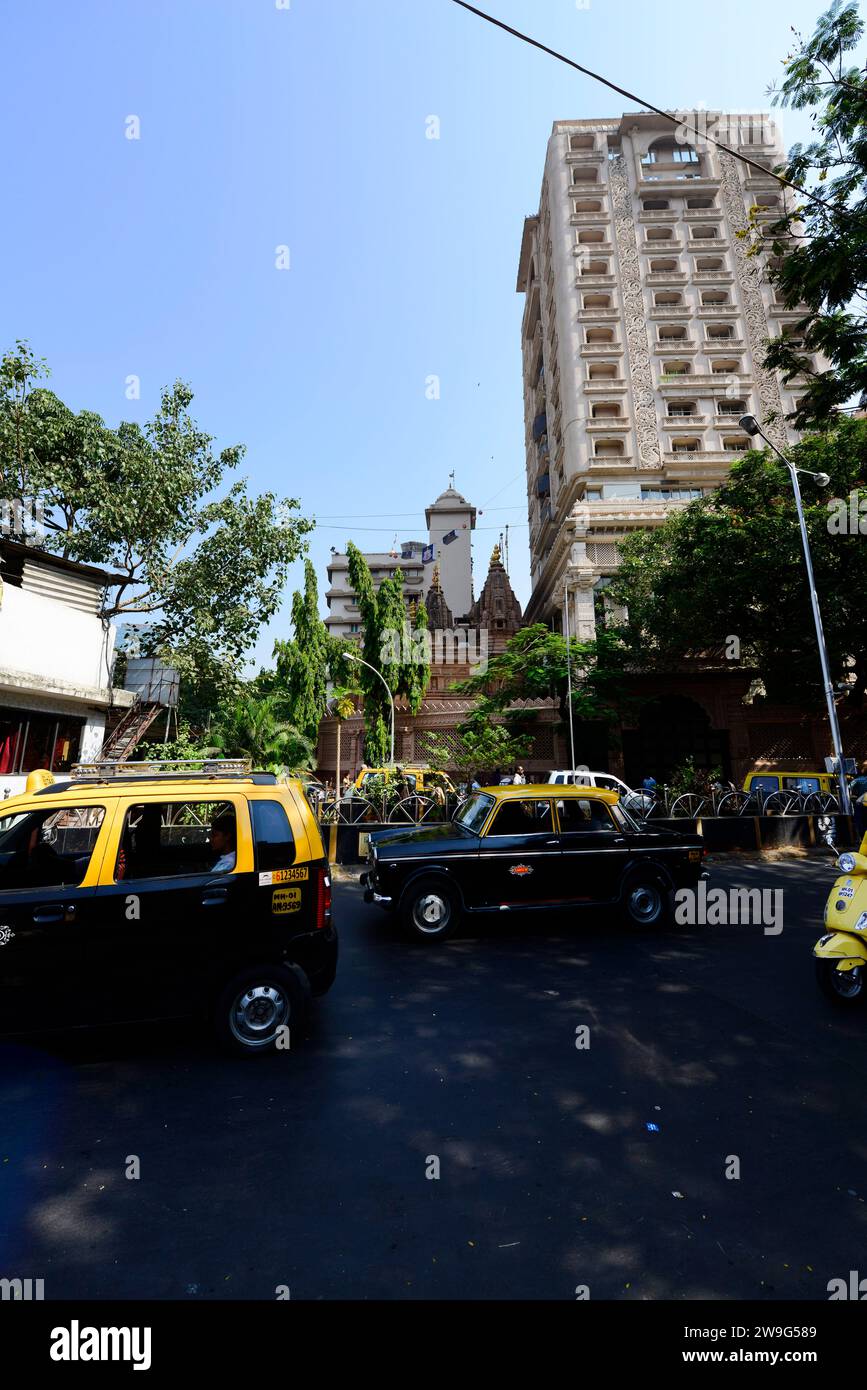 Mumbai taxis in Dadar, Mumbai, India Stock Photo - Alamy