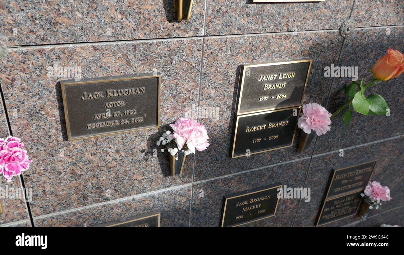 Los Angeles, California, USA 27th December 2023 Actor Klugman Grave and ...
