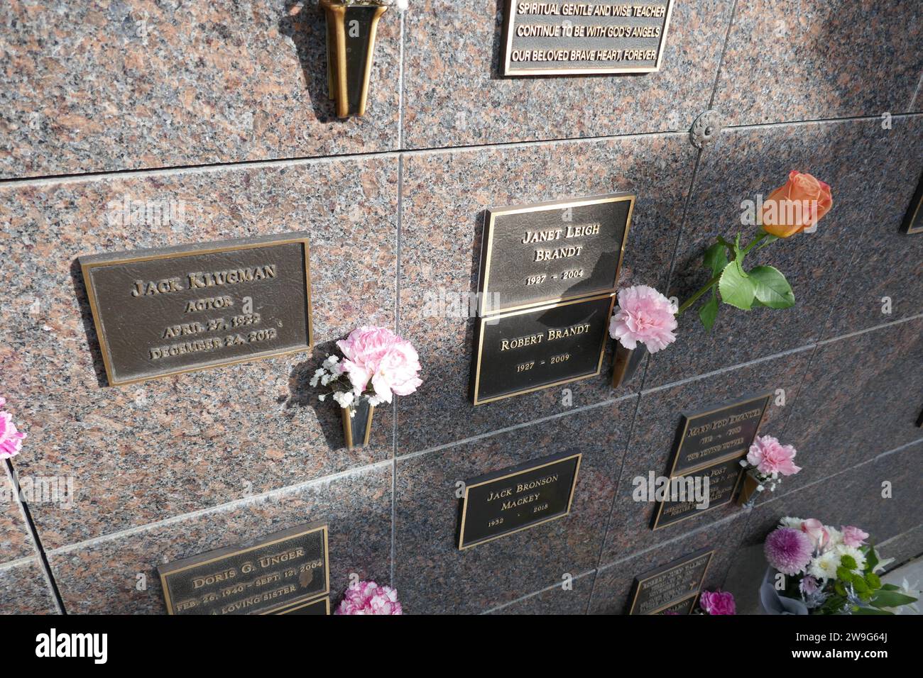 Los Angeles, California, USA 27th December 2023 Actor Klugman Grave and ...