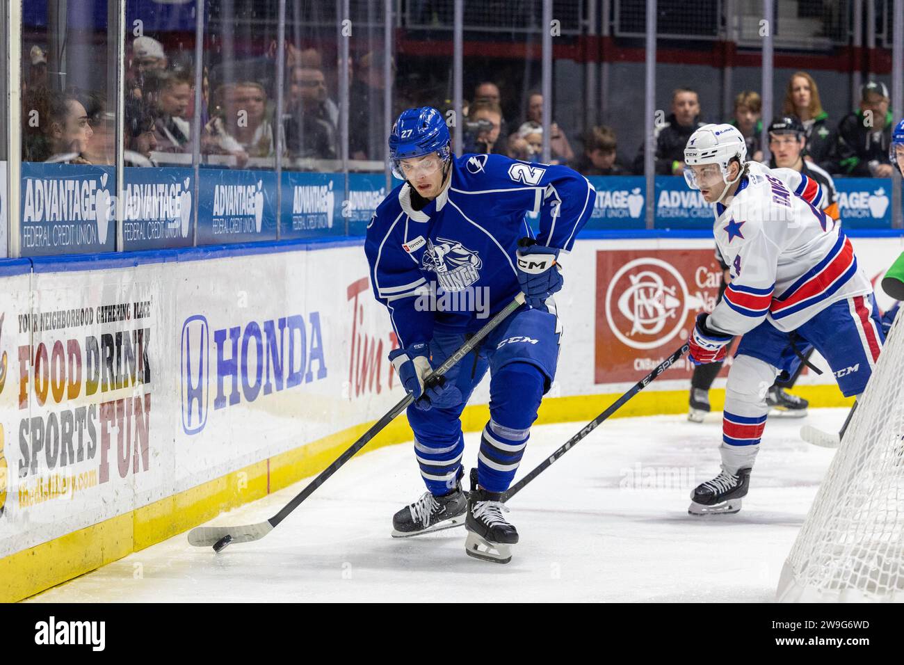 Rochester, New York, USA. 27th Dec, 2023. Syracuse Crunch Mitchell ...