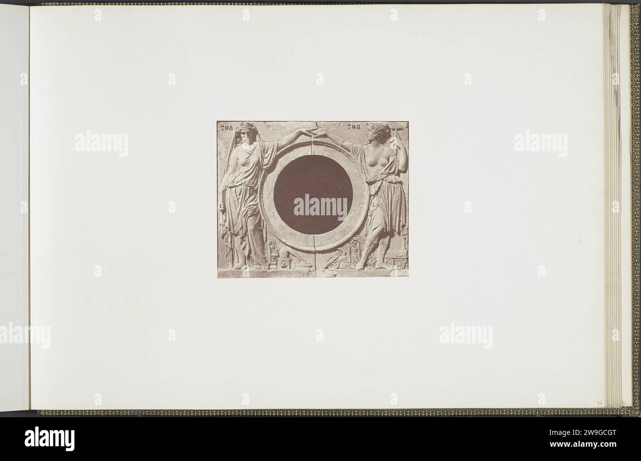 GIPS fashion models for sculptures on the Palais du Louvre: "La Science ...