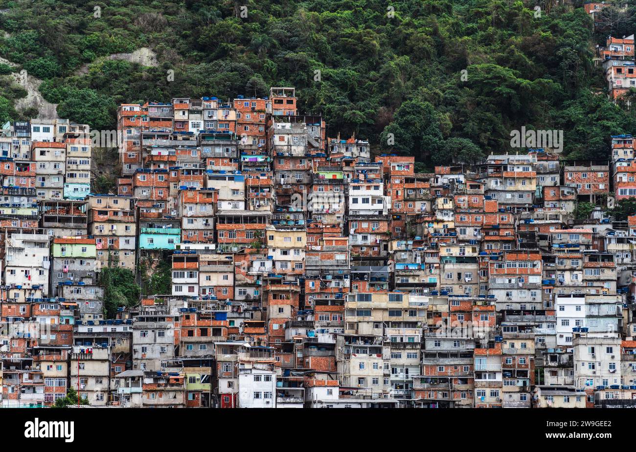 Life in favelas brazil hi-res stock photography and images - Alamy