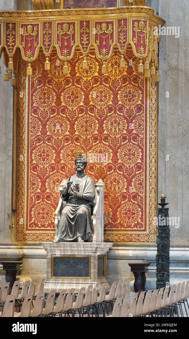Statue in memory of St Peter, the first pope; St Peter's basilica ...