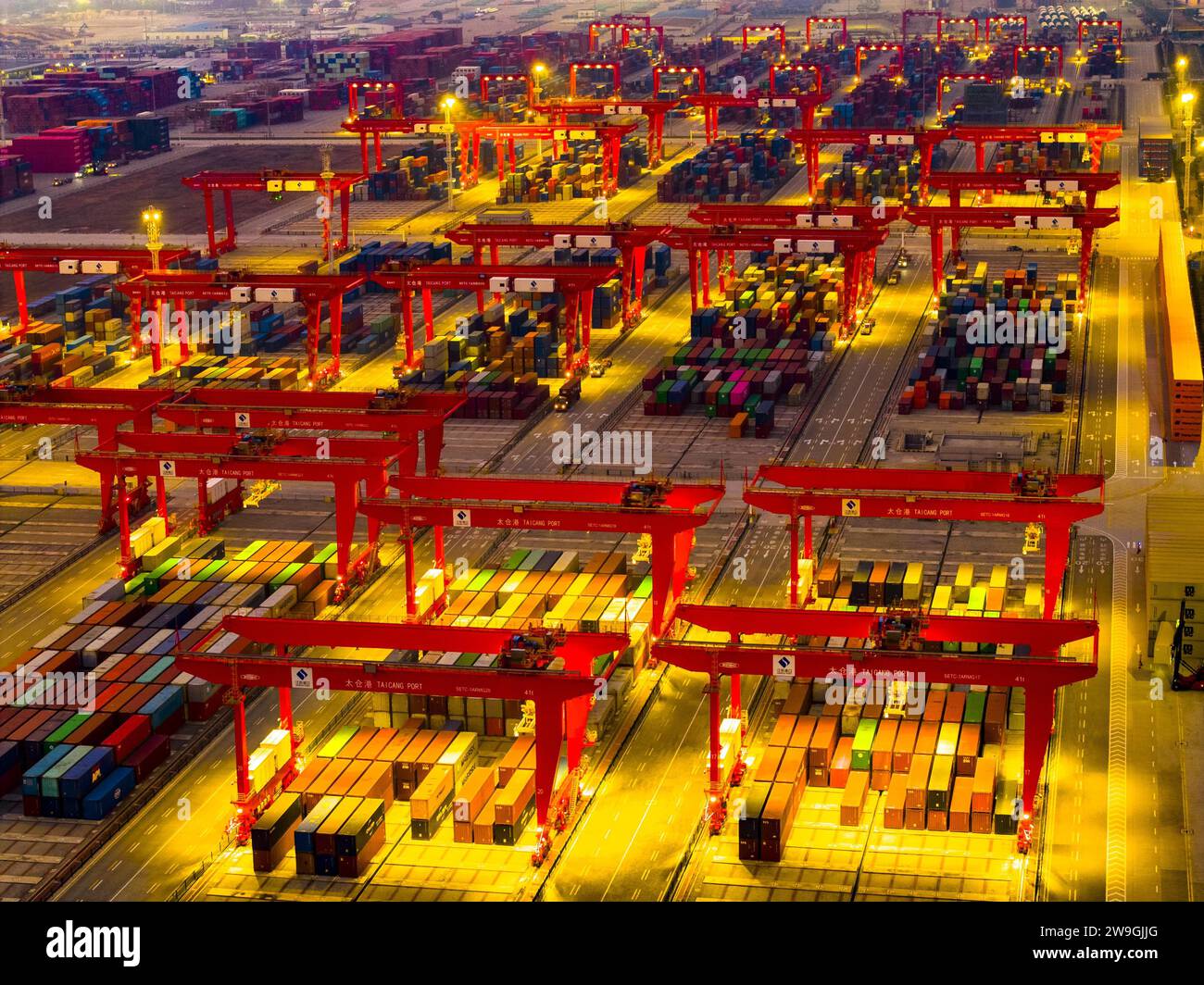 Aerial photo shows the busy Taicang Port in Taicang City, east China's ...