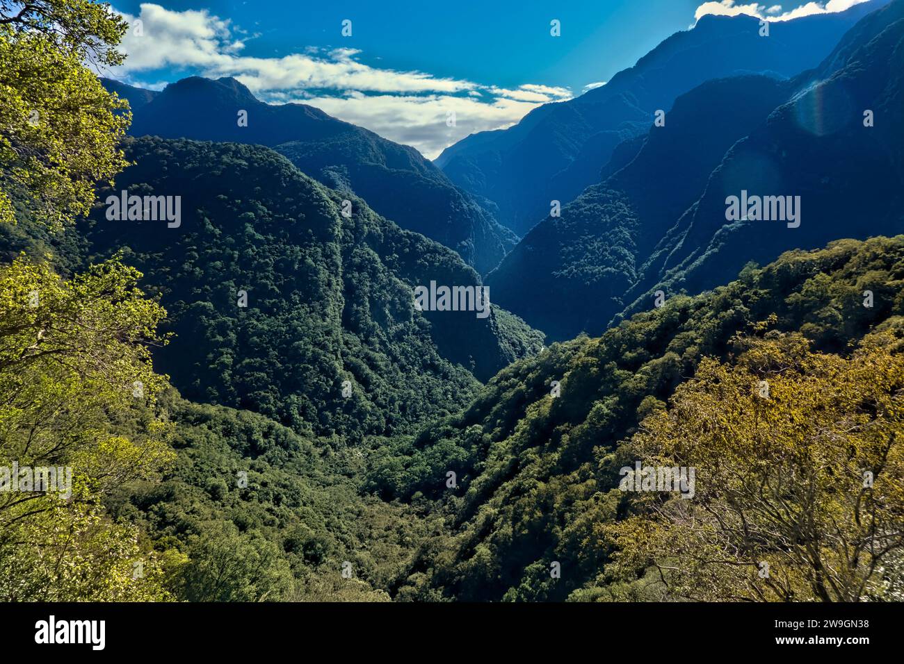 Beautiful views along the Lushui Wenshan Trail, Taroko National Park ...