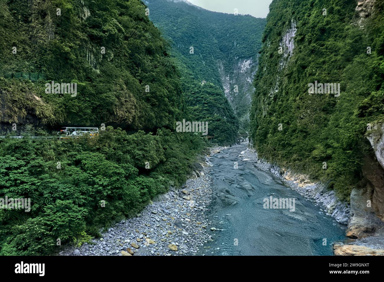 Liwu River running through Taroko Gorge, Taroko National Park, Taiwan ...