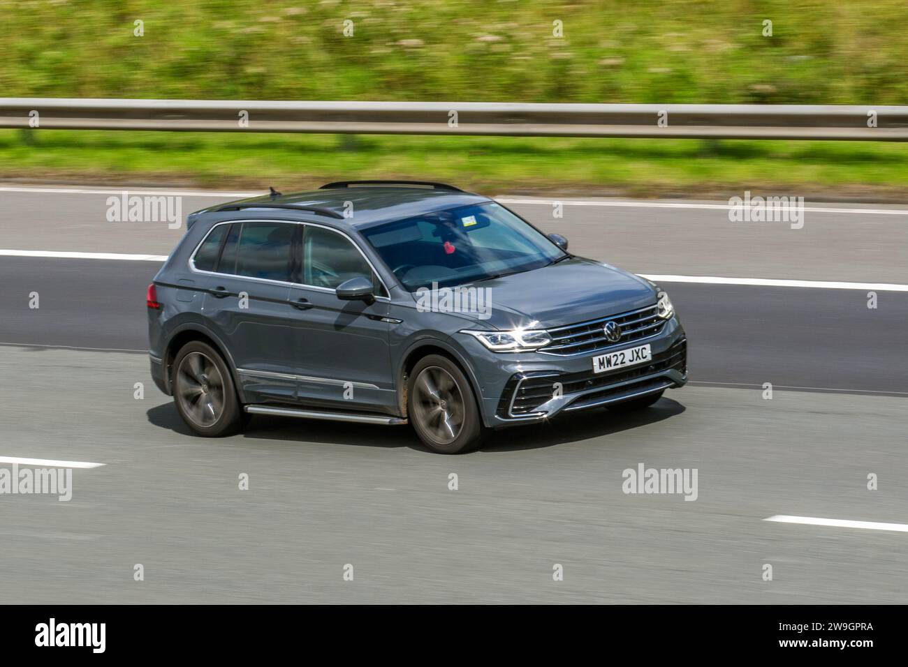 2022 VW Volkswagen Tiguan R-Line Tsi S-A 1.5 EVO 150 DSG Auto 2WD Start/Stop Grey Car SUV Petrol ...