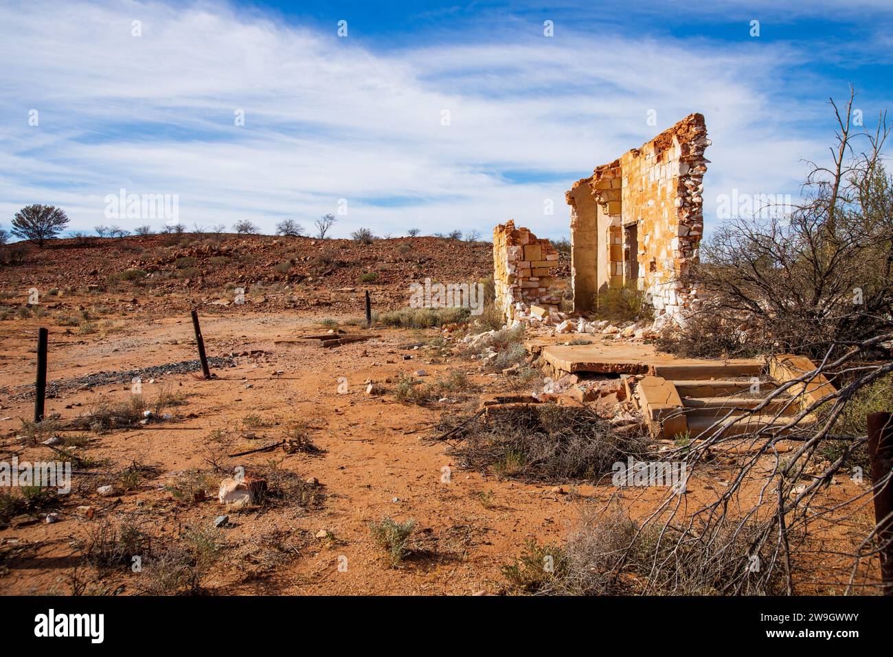 The ruin of an abandoned house in Cue, Western Australia Stock Photo ...