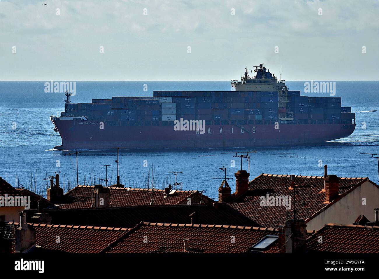 Marseille, France. 27th Dec, 2023. The container ship Navios Spring ...
