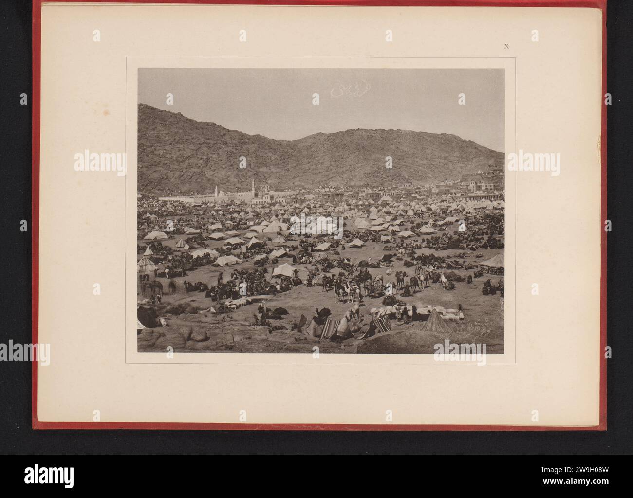 Hajj pilgrims mina hi-res stock photography and images - Alamy