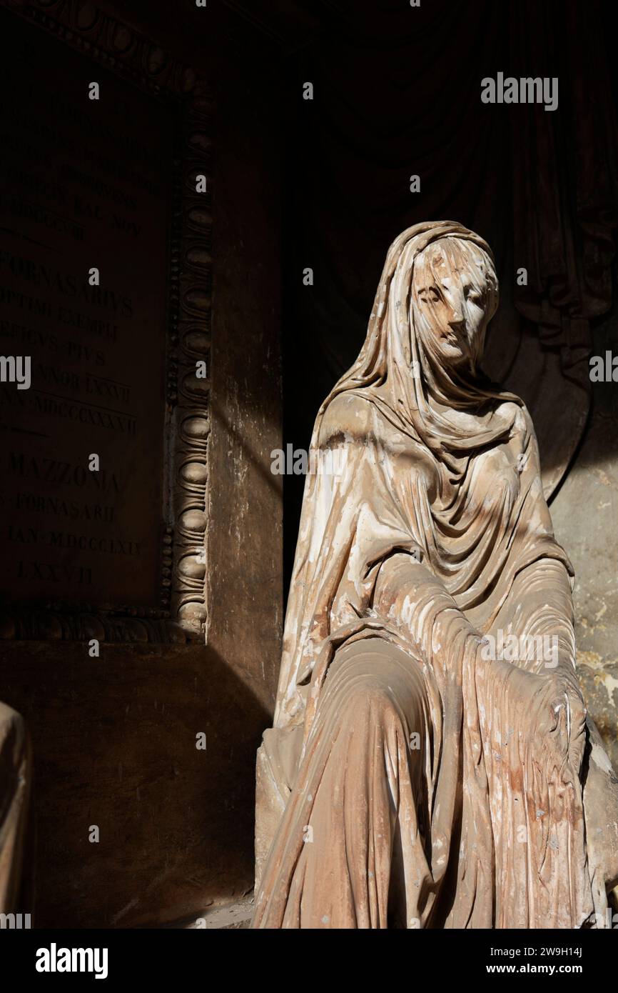 Statue woman veil veil hi-res stock photography and images - Alamy