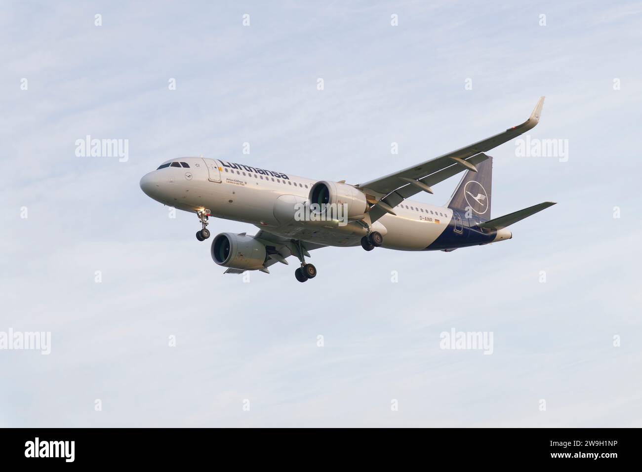 A320neo pratt hi-res stock photography and images - Alamy