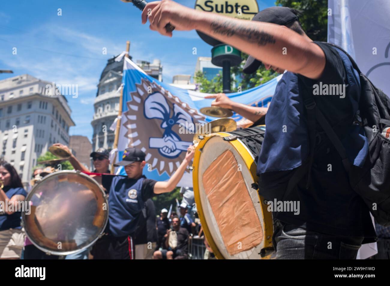 BUENOS AIRES - In front of the Ministry of Justice stricking workers ...