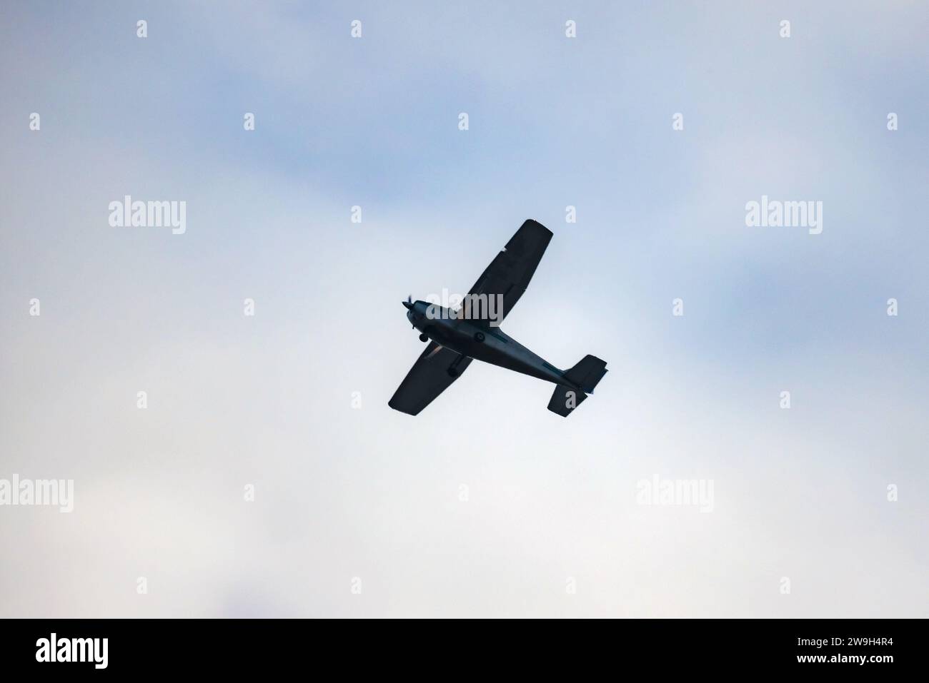 Small light aircraft hi-res stock photography and images - Alamy