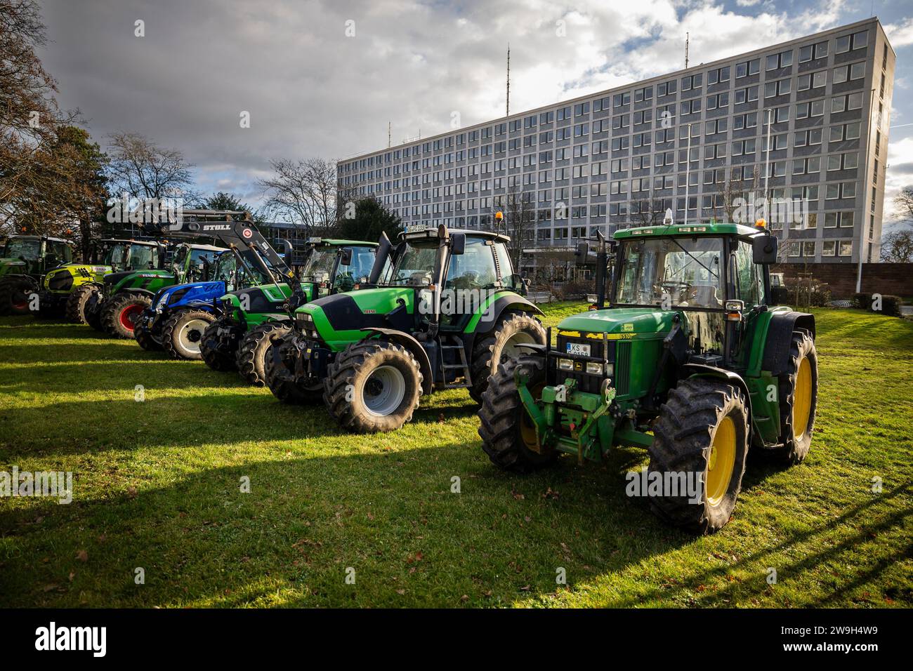 Kassel, Germany, 28. December 2023, Around 100 farmers from northern ...