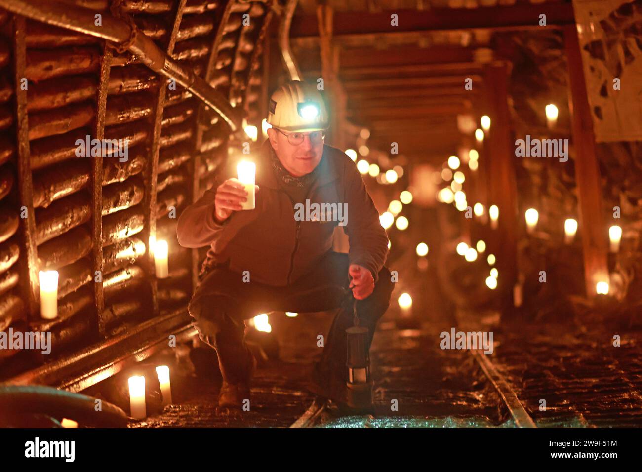 28 December 2023, Thuringia, Harztor: Uwe Reisner from the Rabensteiner ...