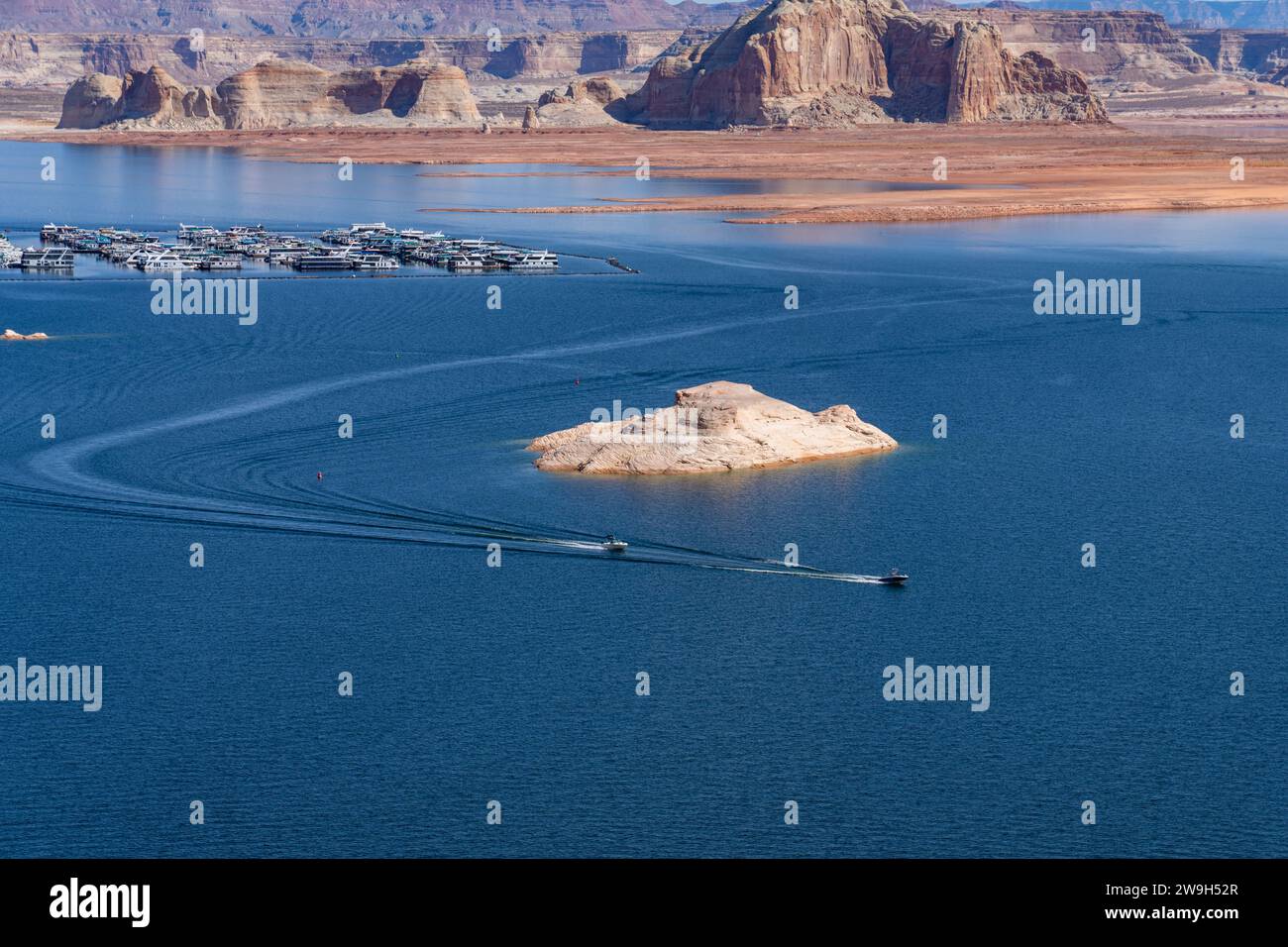 Boaters in Wahweap Bay on Lake Powell near Wahweep Marina in the Glen ...