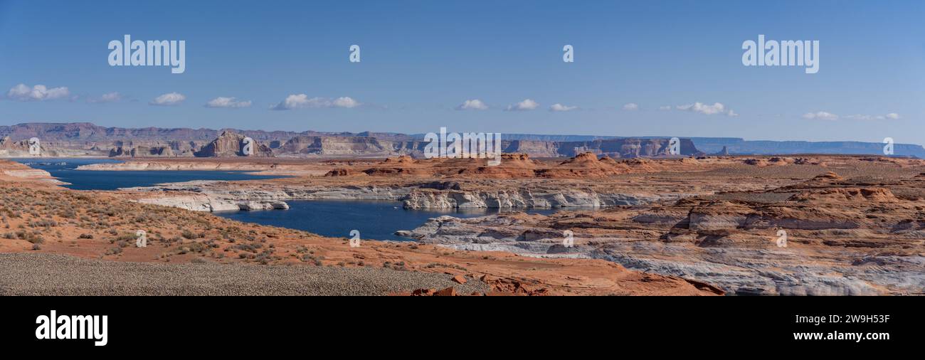 The Wahweap Bay & the southern end of Lake Powell in the Glen Canyon ...