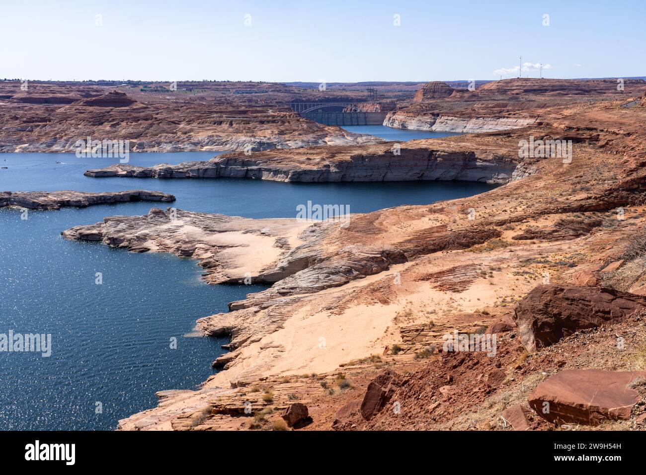 Lake Powell in the Glen Canyon National Recreation Area with Glen ...