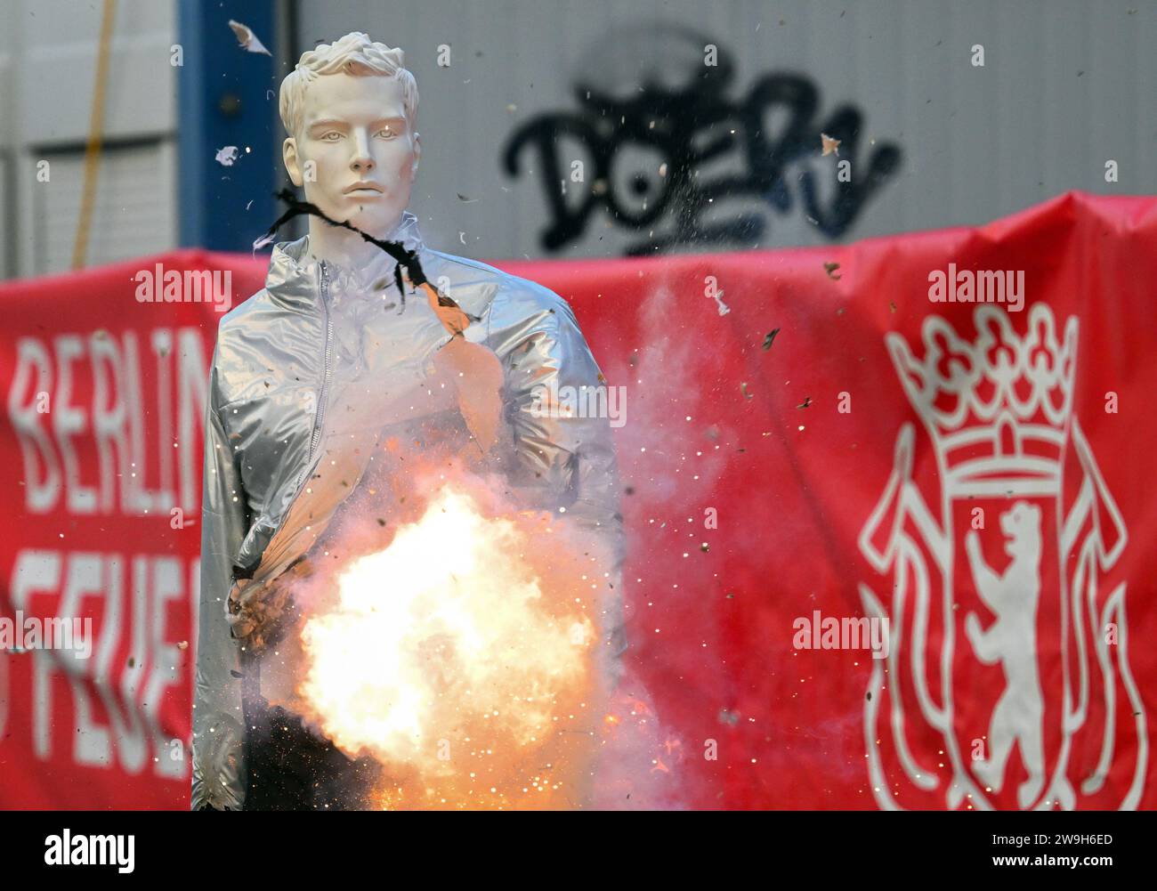 Berlin, Germany. 28th Dec, 2023. An illegal firecracker explodes in the ...