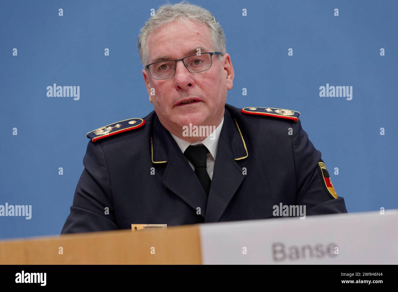 Umfrage Gewalt gegen Einsatzkräfte 2023-12-28 - Deutschland, Berlin ...