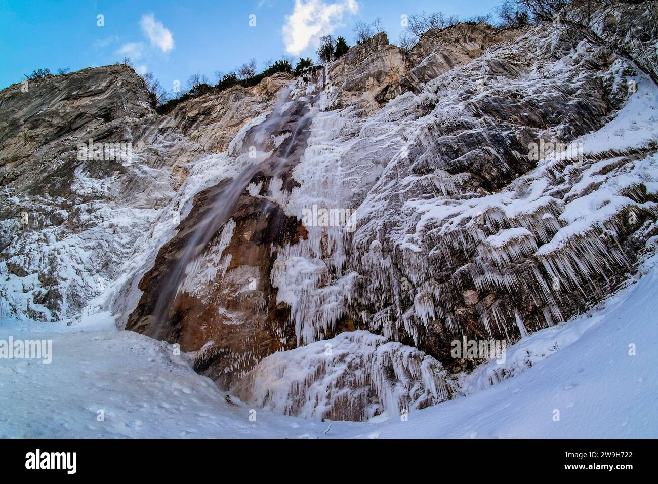 The beauty of untouched wilderness showcased in a panoramic mountain spectacle Stock Photo - Alamy