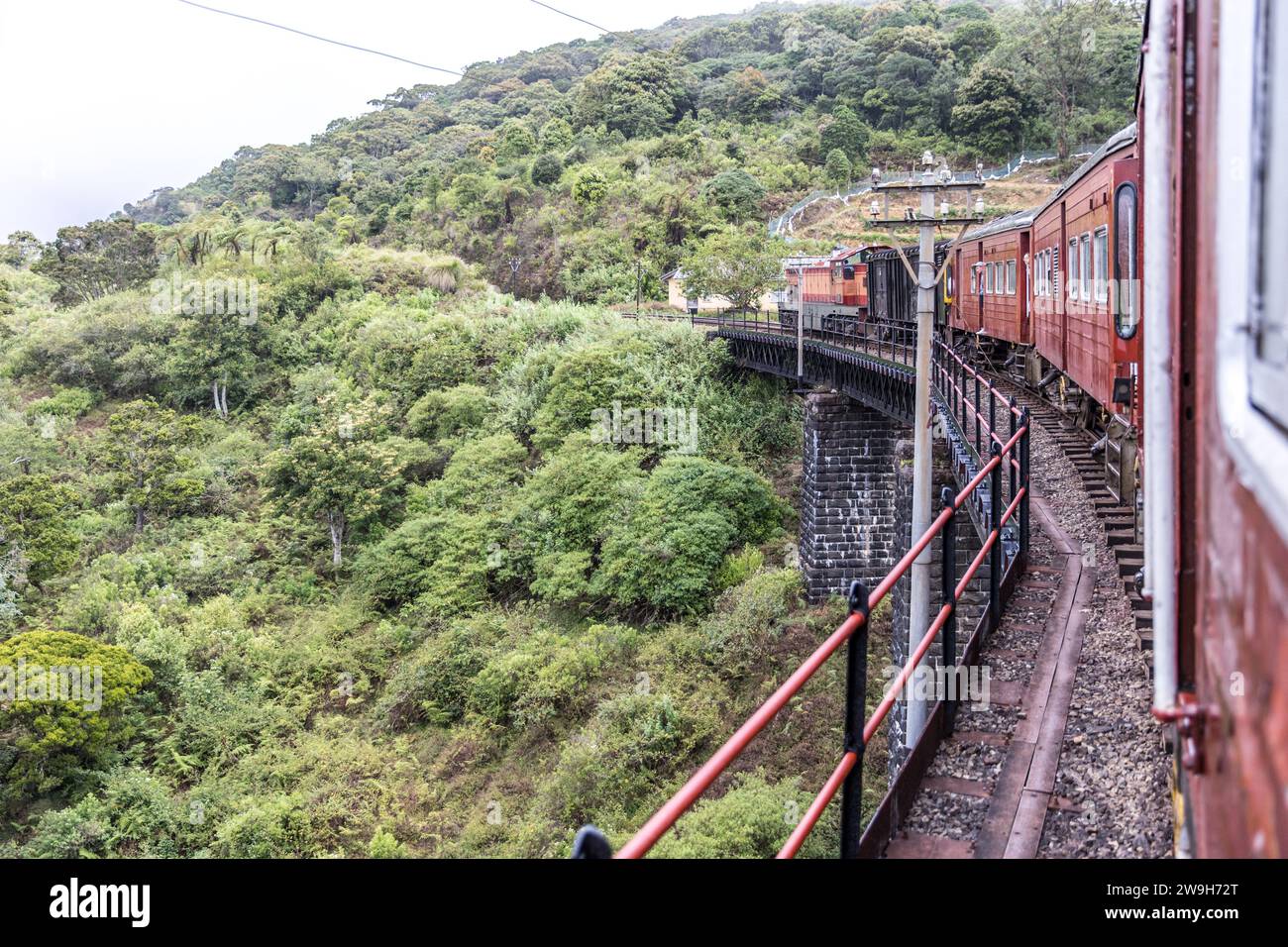 Colombo to Kandy train journey Stock Photo - Alamy