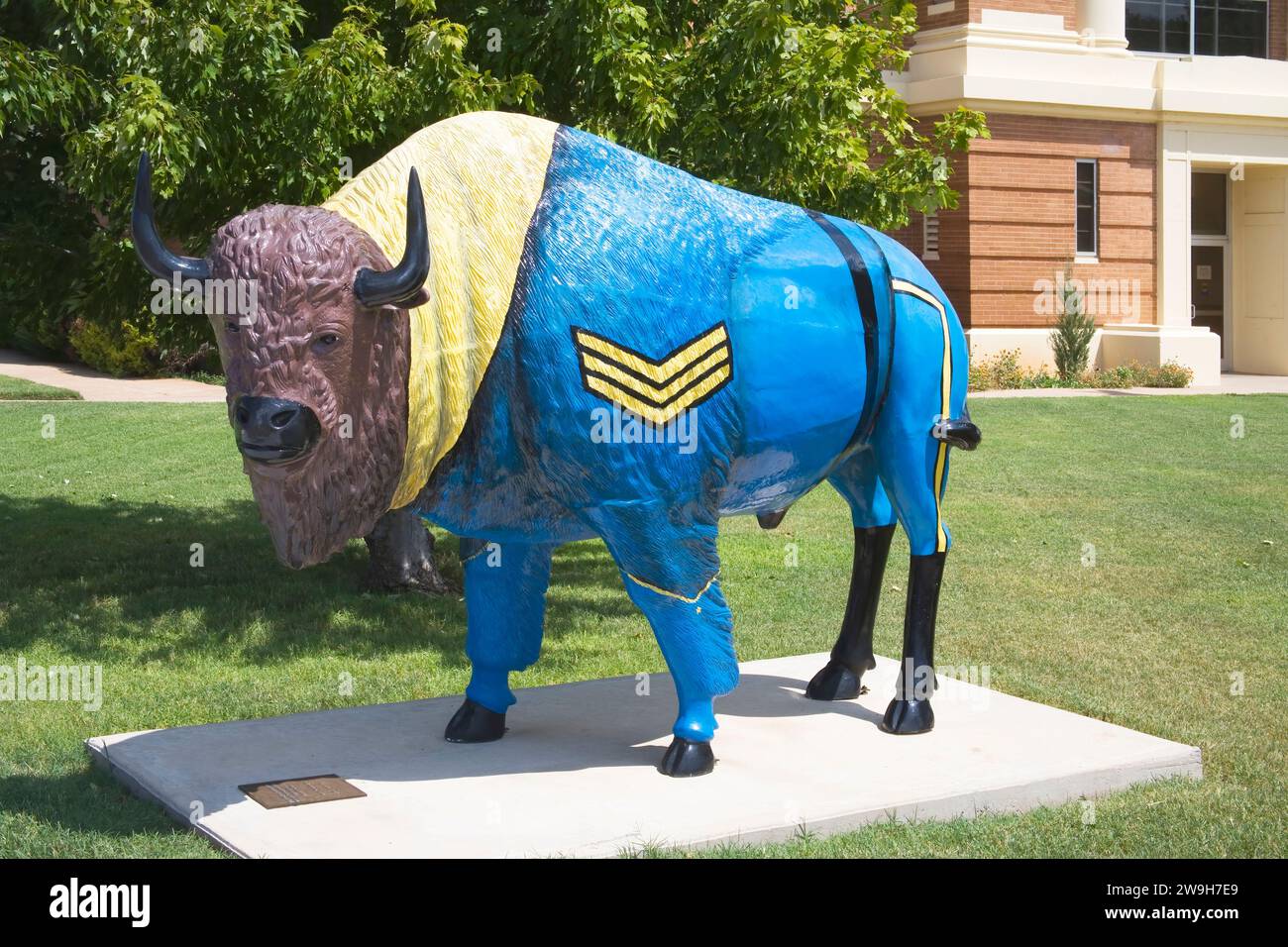 spirit of america statue, outside the courthouse in sayre oklahoma ...