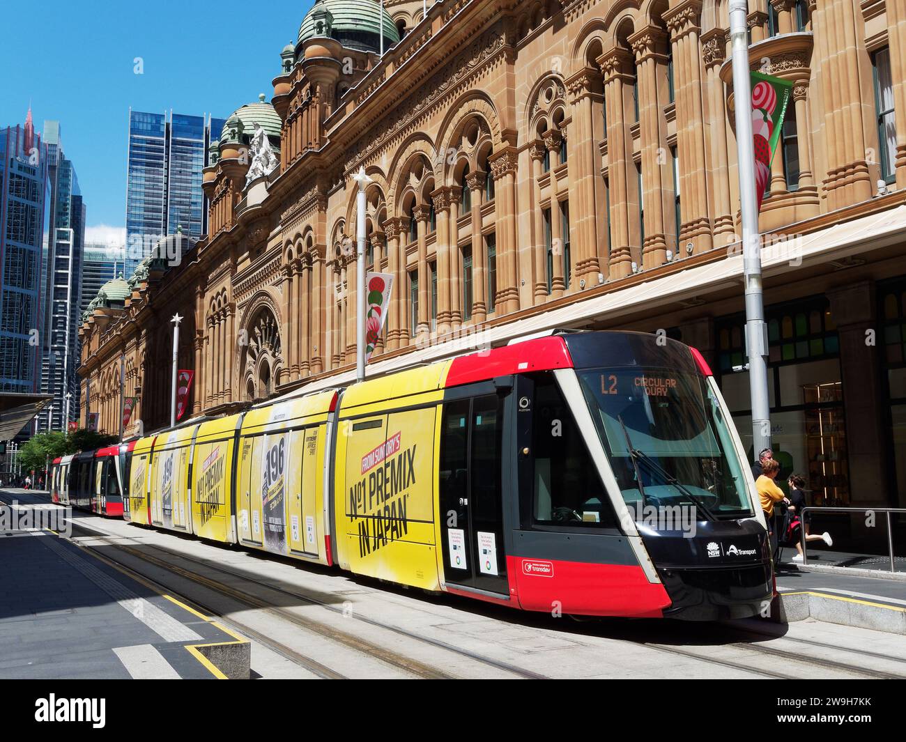 View looking along George Street at the Queen Victoria Building in ...