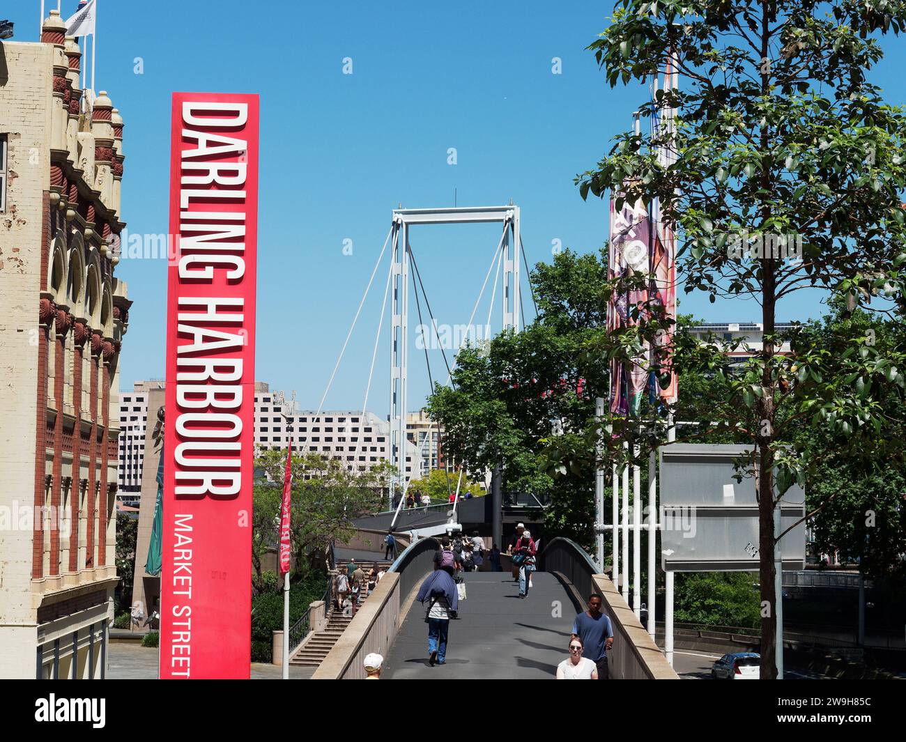 Australian pedestrian crossing sign hi-res stock photography and images ...
