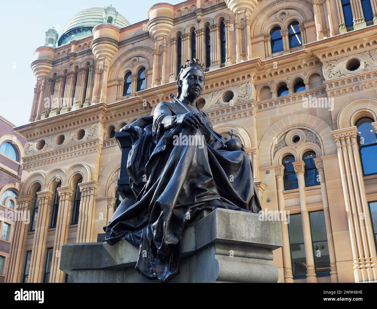 Bronze sculpture sculptures in sydney hi-res stock photography and ...