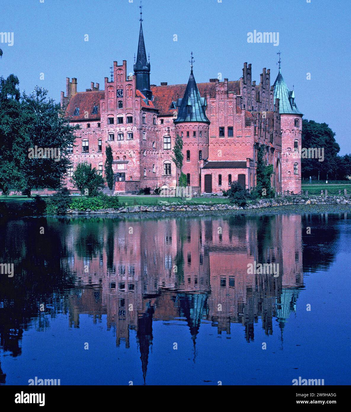Egeskov Slot, castle, Denmark Stock Photo - Alamy