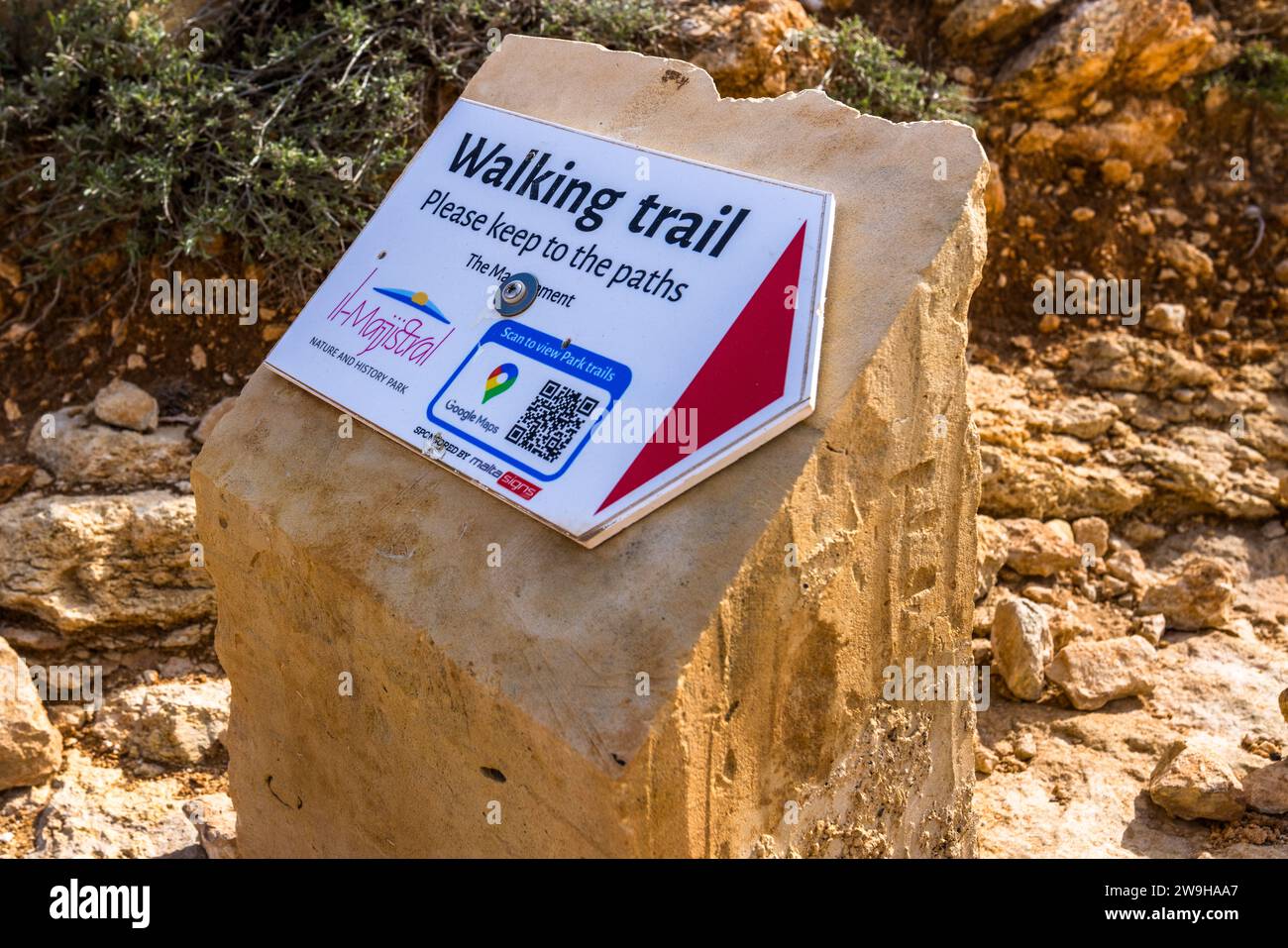 Sign for a hiking trail in Manikata, Malta Stock Photo - Alamy