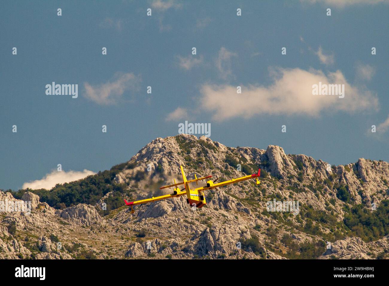 Aircraft in ascent: capturing the power and grace of flight Stock Photo ...