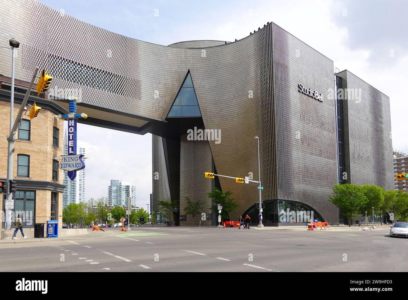 East village skybridge hi-res stock photography and images - Alamy