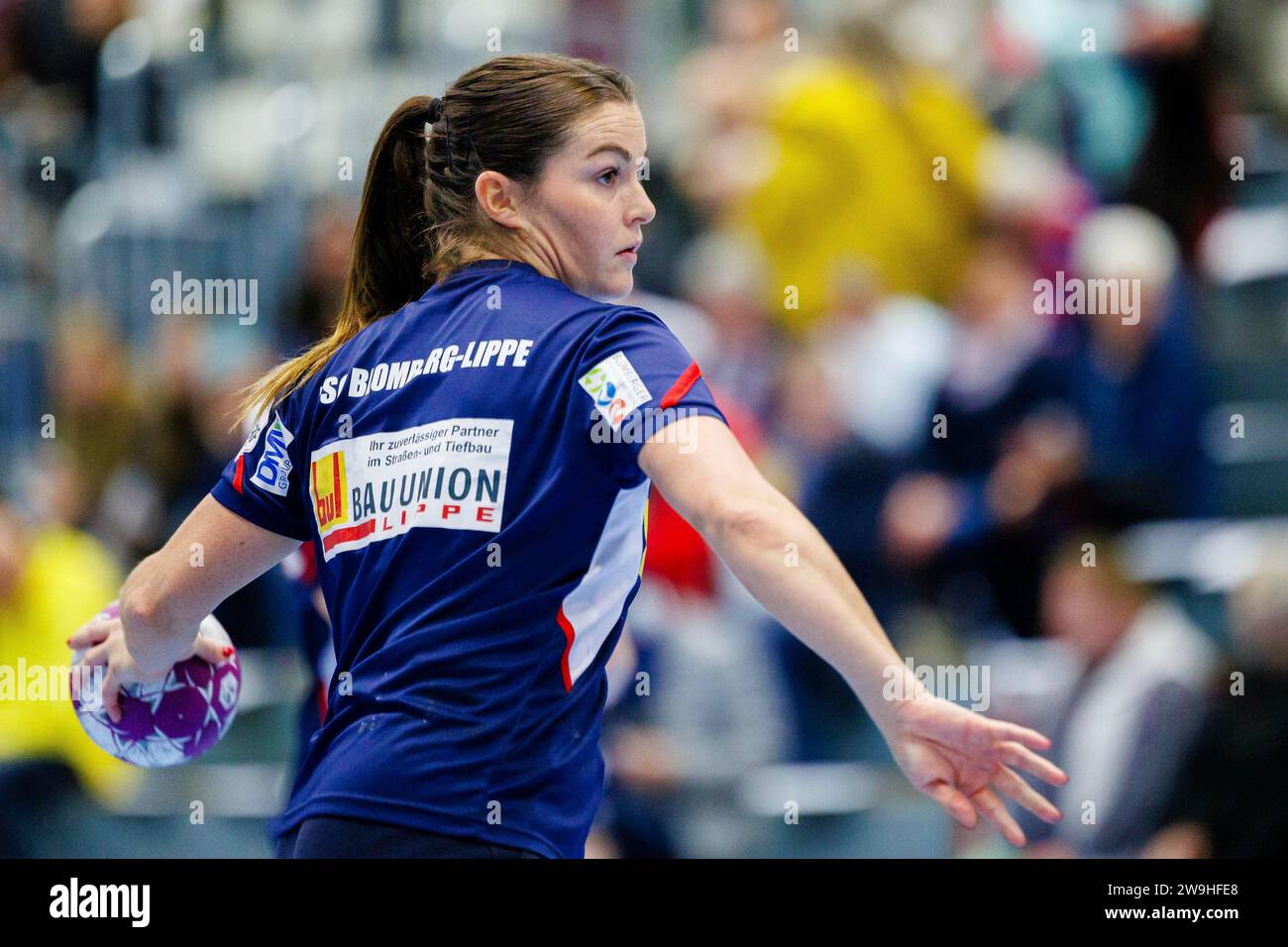 Blomberg, Deutschland. 27th Dec, 2023. Lisa Rajes (HSG Blomberg-Lippe ...