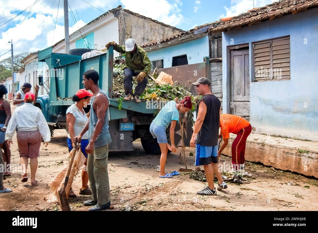 Cyclone aftermath rescue hi-res stock photography and images - Alamy