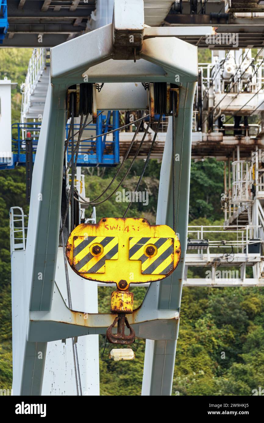 Crane hook block hi-res stock photography and images - Alamy