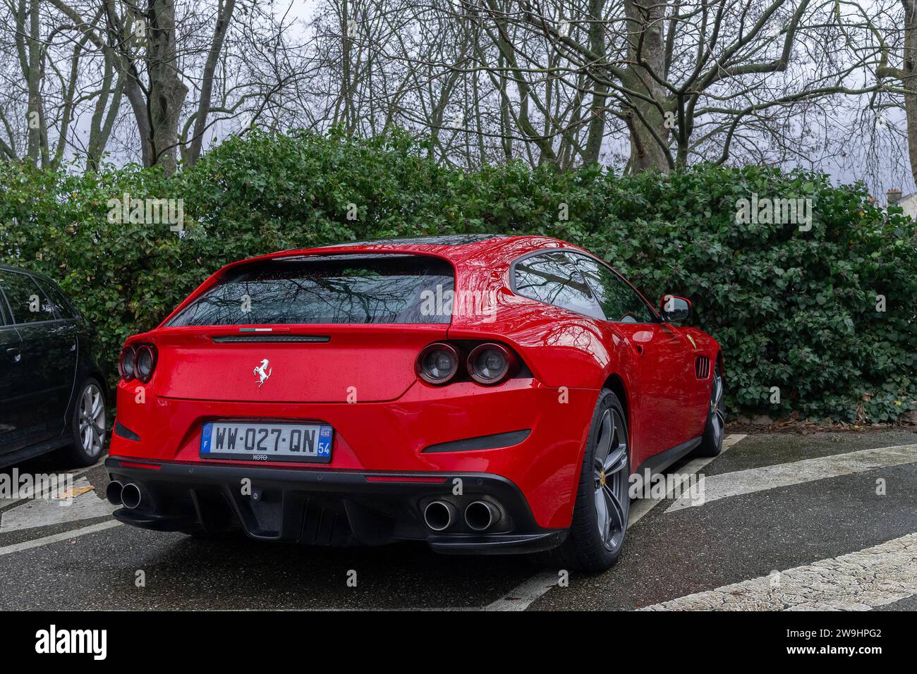 Ferrari supercars parked in street hi-res stock photography and images ...